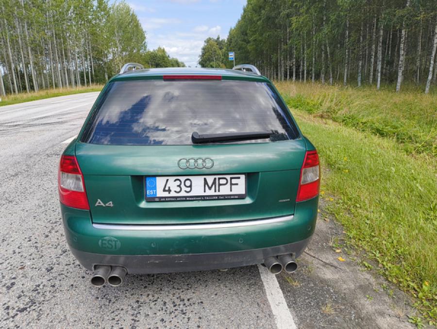 Зеленый Ауди А4 2002 в Вильянди, объемом двигателя 3.00 л и пробегом 325 тыс. км за 1650 €, фото 5 на AUTOMOTO.COM.LV