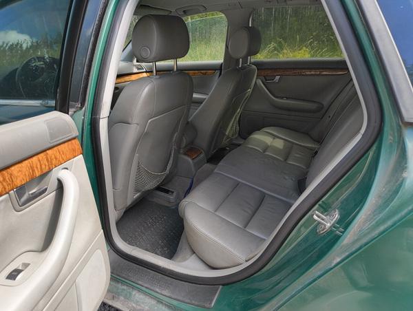 Green Audi A4 2002 in Viljandi, with an engine capacity of 3.00 L and mileage of 325 thousand km for 1650 €, photo 7 on AUTOMOTO.COM.LV