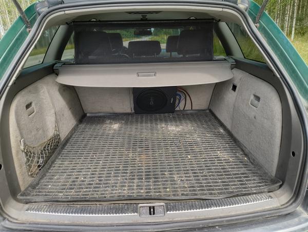 Green Audi A4 2002 in Viljandi, with an engine capacity of 3.00 L and mileage of 325 thousand km for 1650 €, photo 8 on AUTOMOTO.COM.LV