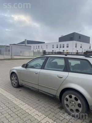 Zaļš Audi A4 2003 Jelgava, ar dzinēja tilpumu 2.50 L un nobraukumu 410 tūkst. km par 1200 €, foto 3 vietnē AUTOMOTO.COM.LV