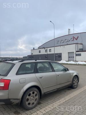 Zaļš Audi A4 2003 Jelgava, ar dzinēja tilpumu 2.50 L un nobraukumu 410 tūkst. km par 1200 €, foto 8 vietnē AUTOMOTO.COM.LV