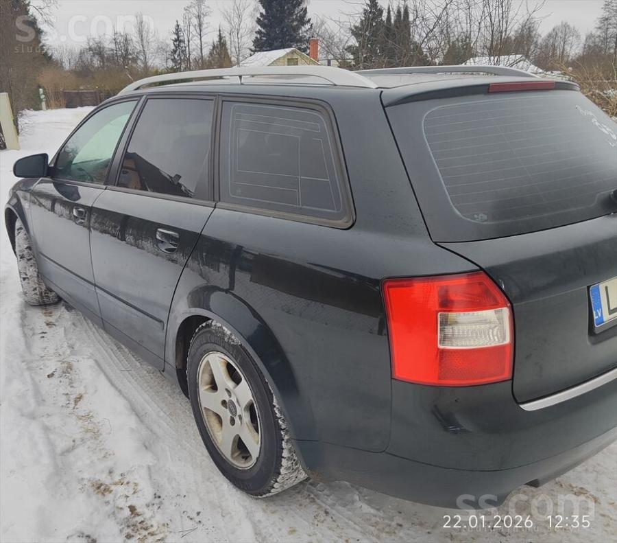 Green Audi A4 2004 in Riga, with an engine capacity of 1.90 L and mileage of 325 thousand km for 2000 €, photo 8 on AUTOMOTO.COM.LV
