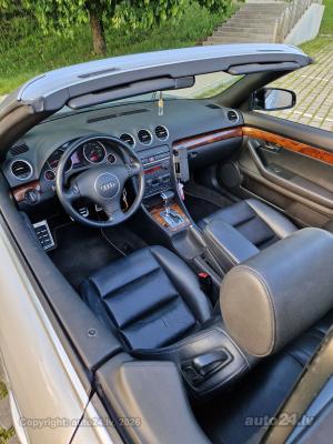 Pelēks Audi A4 2002 Tallina, ar dzinēja tilpumu 2.40 L un nobraukumu 243 tūkst. km par 5250 €, foto 5 vietnē AUTOMOTO.COM.LV
