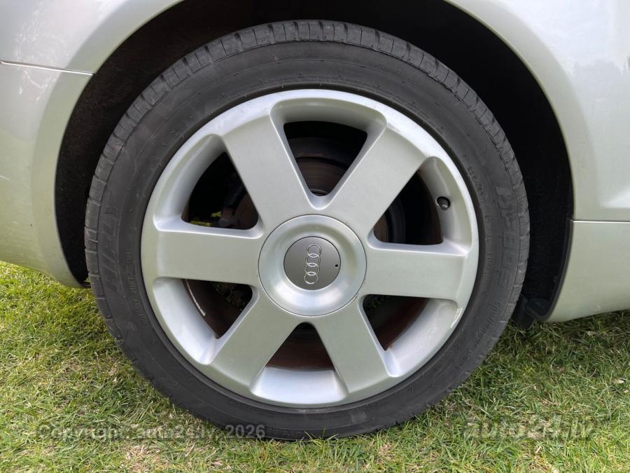 Pelēks Audi A4 2003 Tartu, ar dzinēja tilpumu 1.80 L un nobraukumu 231 tūkst. km par 4899 €, foto 16 vietnē AUTOMOTO.COM.LV