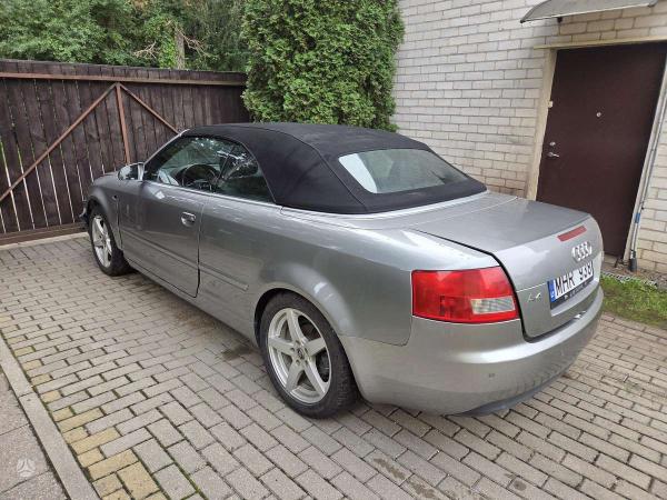 Pelēks Audi A4 2003 Viļņa, ar dzinēja tilpumu 2.50 L un nobraukumu 370 tūkst. km par 1600 €, foto 5 vietnē AUTOMOTO.COM.LV