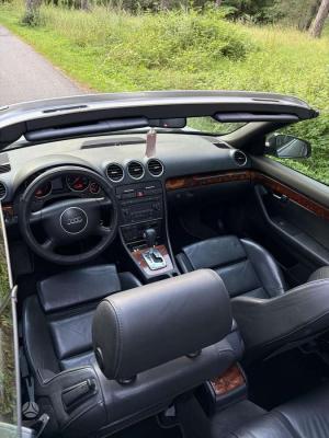Pelēks Audi A4 2003 Kauņa, ar dzinēja tilpumu 2.39 L un nobraukumu 257 tūkst. km par 2800 €, foto 9 vietnē AUTOMOTO.COM.LV
