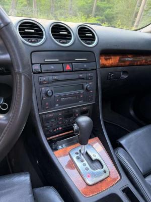 Pelēks Audi A4 2003 Kauņa, ar dzinēja tilpumu 2.39 L un nobraukumu 257 tūkst. km par 2800 €, foto 17 vietnē AUTOMOTO.COM.LV