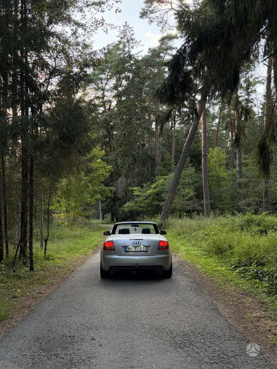 Pelēks Audi A4 2003 Kauņa, ar dzinēja tilpumu 2.39 L un nobraukumu 257 tūkst. km par 2800 €, foto 18 vietnē AUTOMOTO.COM.LV