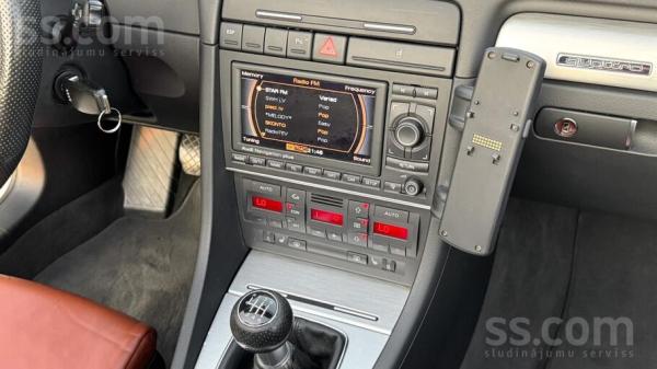 Серый Ауди А4 2006 в Рига, объемом двигателя 3.00 л и пробегом 212 тыс. км за 6700 €, фото 5 на AUTOMOTO.COM.LV