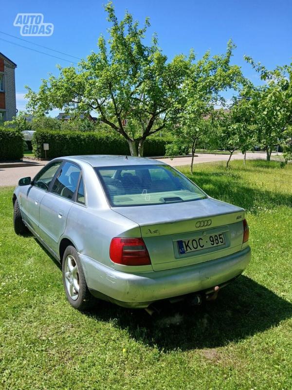 Pelēks Audi A4 1997 Širvintos, ar dzinēja tilpumu 1.30 L un nobraukumu 271 tūkst. km par 800 €, foto 3 vietnē AUTOMOTO.COM.LV