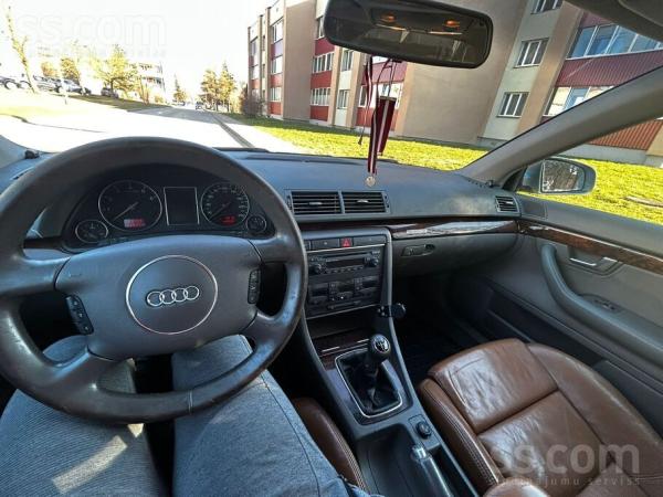 Grey Audi A4 2004 in Riga, with an engine capacity of 3.00 L and mileage of 426 thousand km for 2000 €, photo 5 on AUTOMOTO.COM.LV
