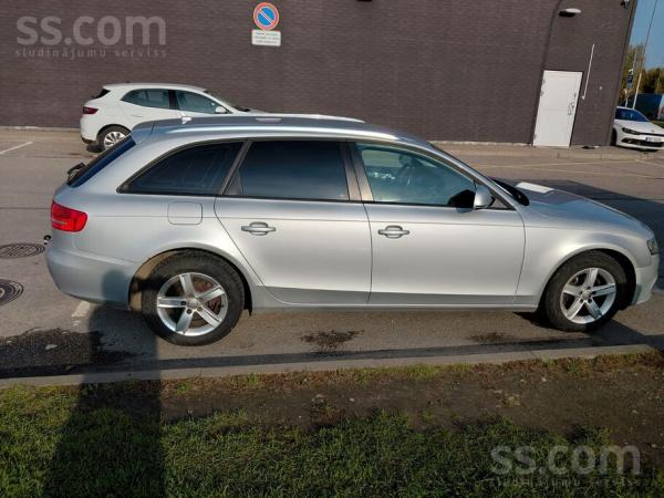 Audi A4 2008 in Kuldiga on AUTOMOTO.COM.LV Grey Audi A4 2008 in Kuldiga, with an engine capacity of 2.00 L and mileage of 336 thousand km for 4100 €, photo 3 on AUTOMOTO.COM.LV