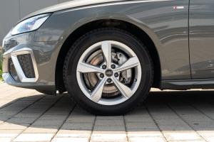 Pelēks Audi A4 2023 Viļņa, ar dzinēja tilpumu 2.00 L un nobraukumu 64 tūkst. km par 27050 €, foto 7 vietnē AUTOMOTO.COM.LV