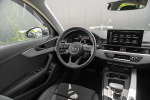 Pelēks Audi A4 2023 Viļņa, ar dzinēja tilpumu 2.00 L un nobraukumu 64 tūkst. km par 27050 €, foto 19 vietnē AUTOMOTO.COM.LV