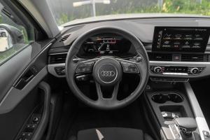 Pelēks Audi A4 2023 Viļņa, ar dzinēja tilpumu 2.00 L un nobraukumu 64 tūkst. km par 27050 €, foto 20 vietnē AUTOMOTO.COM.LV