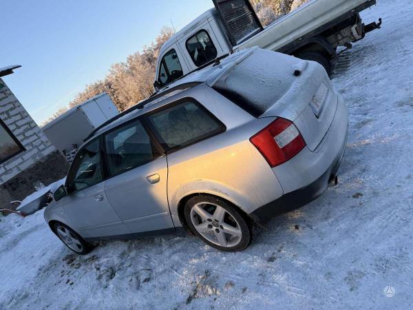 Pelēks Audi A4 2002 Marijampole, ar dzinēja tilpumu 3.00 L un nobraukumu 233 tūkst. km par 1550 €, foto 3 vietnē AUTOMOTO.COM.LV
