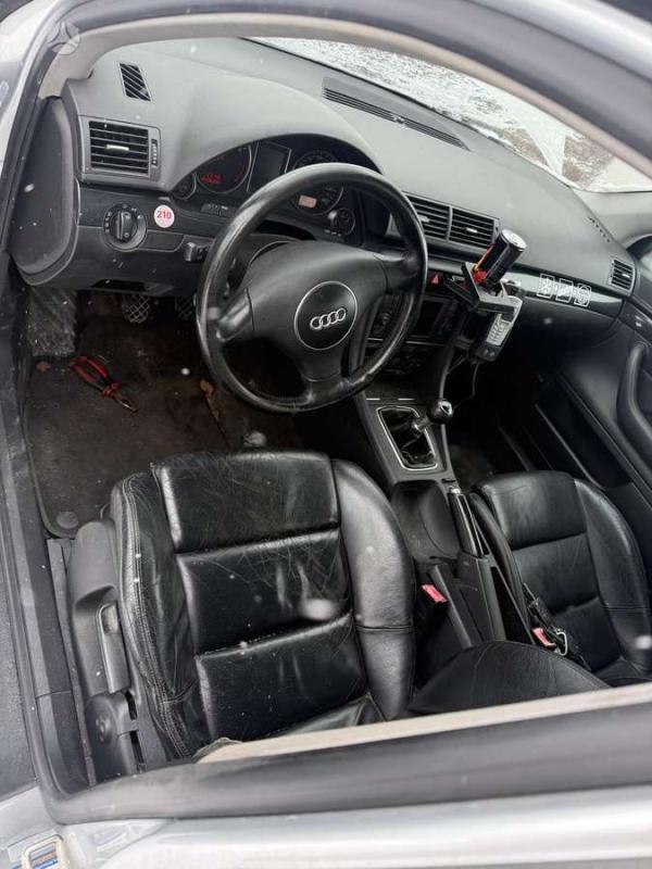 Pelēks Audi A4 2002 Marijampole, ar dzinēja tilpumu 3.00 L un nobraukumu 233 tūkst. km par 1550 €, foto 8 vietnē AUTOMOTO.COM.LV