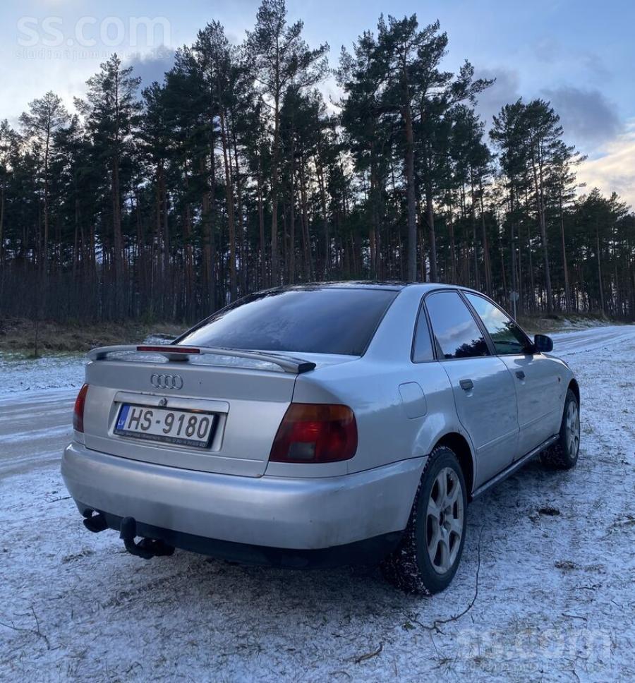 Grey Audi A4 1995 in Riga, with an engine capacity of 1.80 L and mileage of 328 thousand km for 1350 €, photo 2 on AUTOMOTO.COM.LV