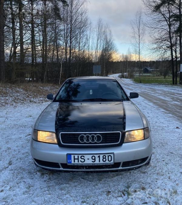 Pelēks Audi A4 1995 Rīga, ar dzinēja tilpumu 1.80 L un nobraukumu 328 tūkst. km par 1350 €, foto 5 vietnē AUTOMOTO.COM.LV