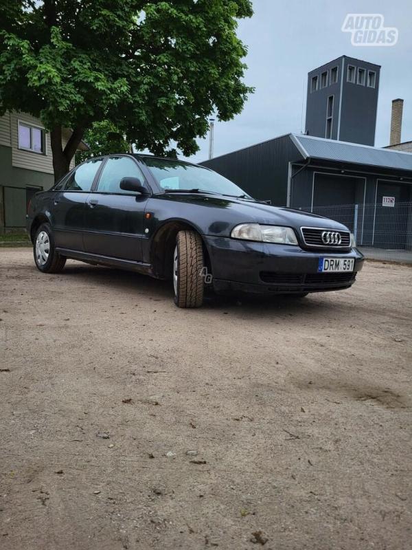 Grey Audi A4 1995 in Kaunas, with an engine capacity of 1.80 L and mileage of 330 thousand km for 400 €, photo 1 on AUTOMOTO.COM.LV
