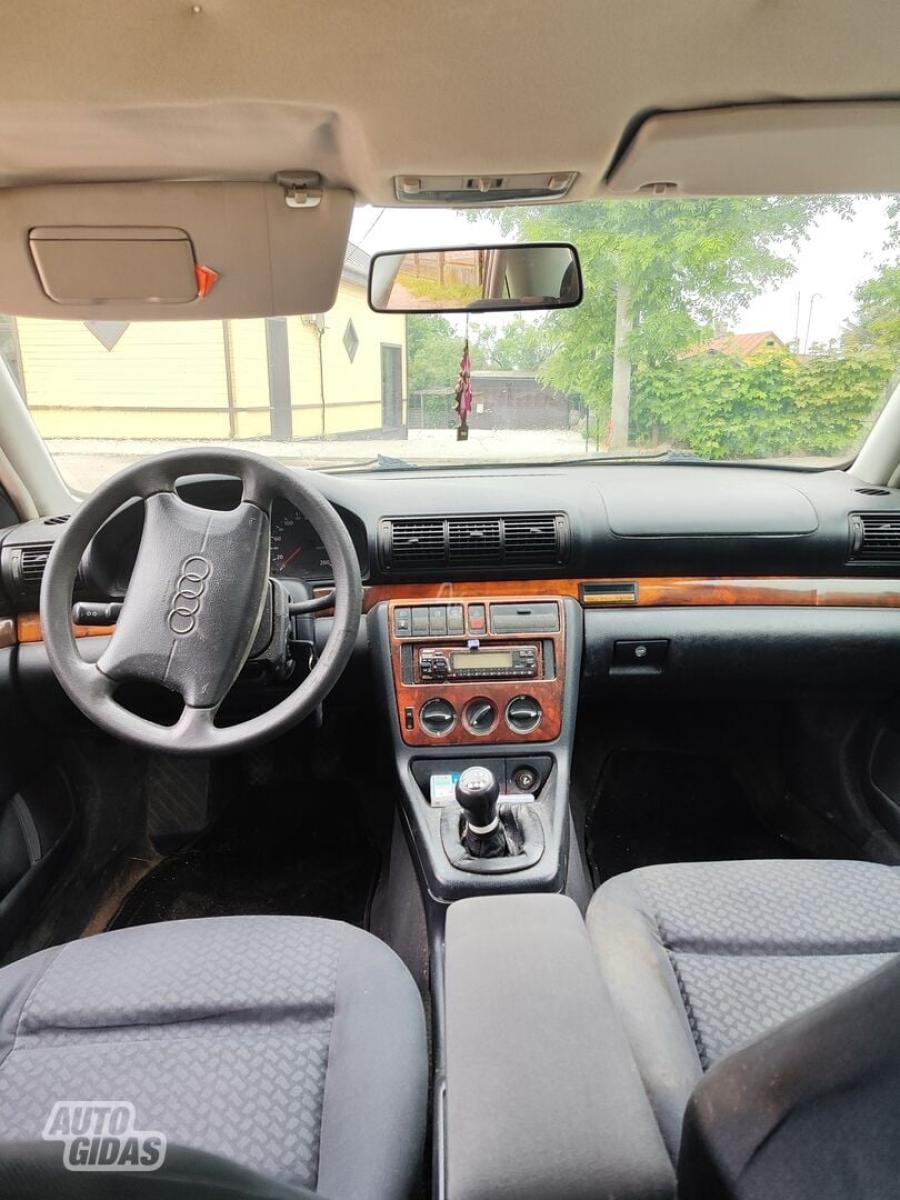 Grey Audi A4 1995 in Kaunas, with an engine capacity of 1.80 L and mileage of 330 thousand km for 400 €, photo 6 on AUTOMOTO.COM.LV