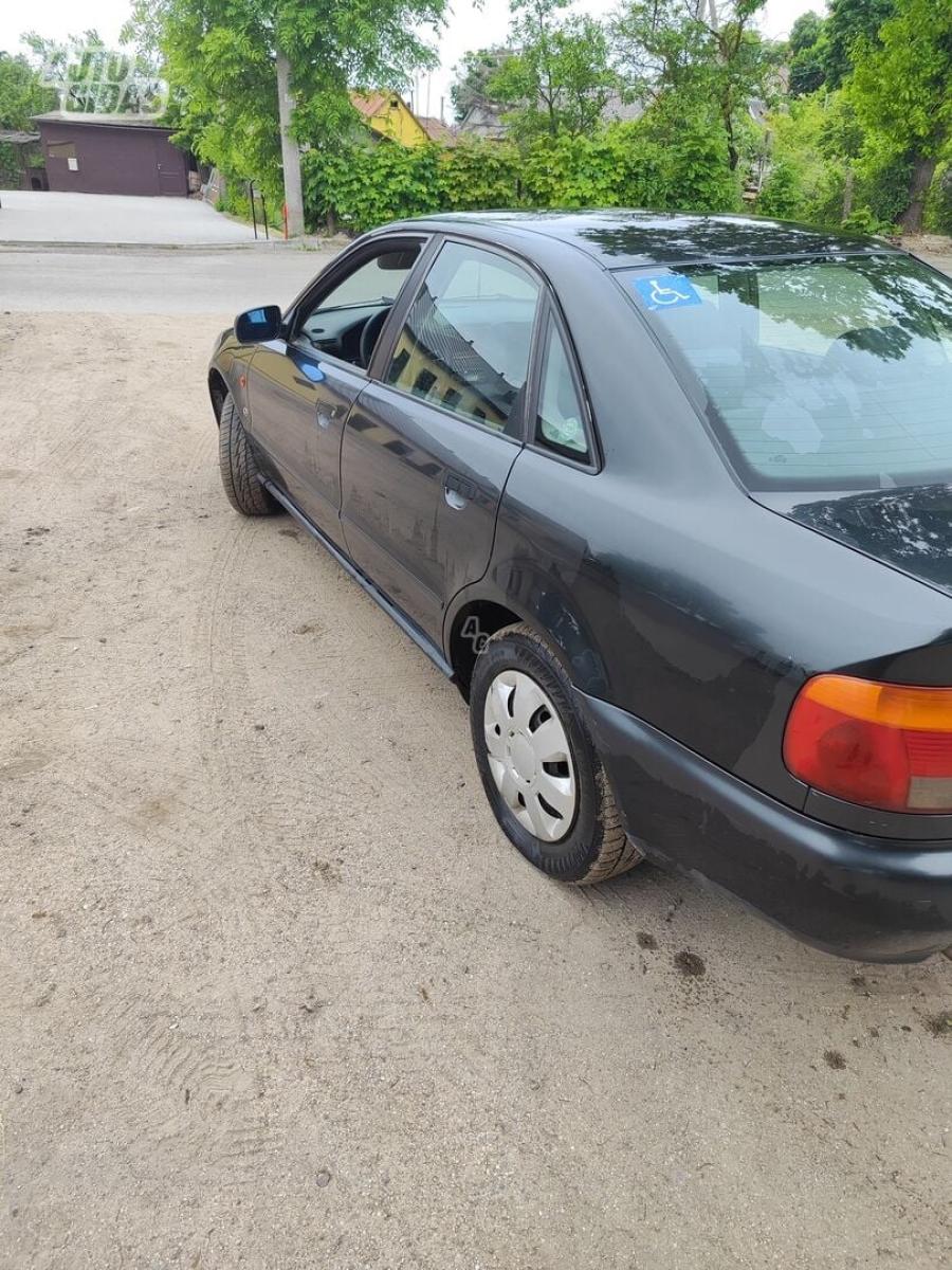Grey Audi A4 1995 in Kaunas, with an engine capacity of 1.80 L and mileage of 330 thousand km for 400 €, photo 9 on AUTOMOTO.COM.LV