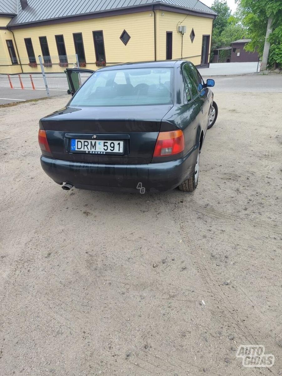 Grey Audi A4 1995 in Kaunas, with an engine capacity of 1.80 L and mileage of 330 thousand km for 400 €, photo 12 on AUTOMOTO.COM.LV