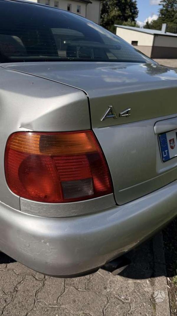 Pelēks Audi A4 1995 Kaišiadorys, ar dzinēja tilpumu 1.60 L un nobraukumu 274 tūkst. km par 550 €, foto 9 vietnē AUTOMOTO.COM.LV