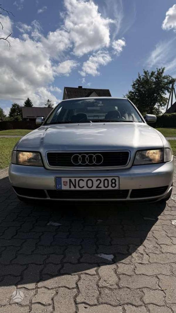 Grey Audi A4 1995 in Kaisiadorys, with an engine capacity of 1.60 L and mileage of 274 thousand km for 550 €, photo 1 on AUTOMOTO.COM.LV