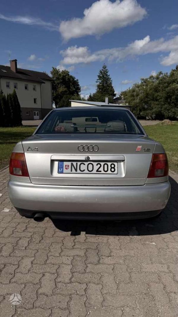 Grey Audi A4 1995 in Kaisiadorys, with an engine capacity of 1.60 L and mileage of 274 thousand km for 550 €, photo 2 on AUTOMOTO.COM.LV