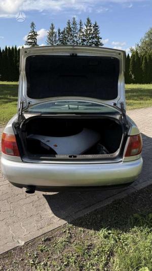 Pelēks Audi A4 1995 Kaišiadorys, ar dzinēja tilpumu 1.60 L un nobraukumu 274 tūkst. km par 550 €, foto 4 vietnē AUTOMOTO.COM.LV
