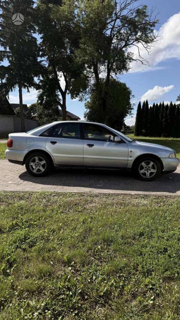 Grey Audi A4 1995 in Kaisiadorys, with an engine capacity of 1.60 L and mileage of 274 thousand km for 550 €, photo 4 on AUTOMOTO.COM.LV