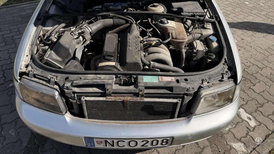 Pelēks Audi A4 1995 Kaišiadorys, ar dzinēja tilpumu 1.60 L un nobraukumu 274 tūkst. km par 550 €, foto 11 vietnē AUTOMOTO.COM.LV