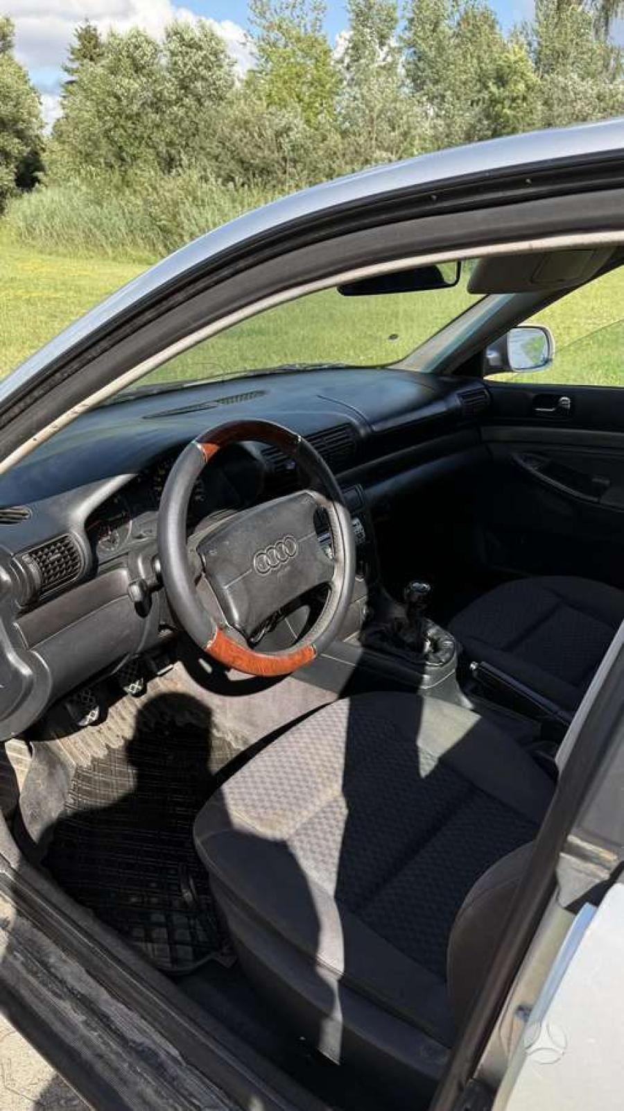 Pelēks Audi A4 1995 Kaišiadorys, ar dzinēja tilpumu 1.60 L un nobraukumu 274 tūkst. km par 550 €, foto 12 vietnē AUTOMOTO.COM.LV