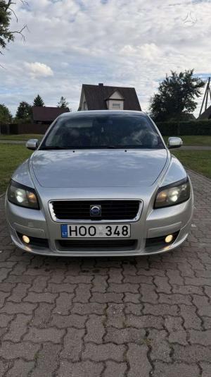 Pelēks Audi A4 1995 Kaišiadorys, ar dzinēja tilpumu 2.00 L un nobraukumu 402 tūkst. km par 999 €, foto  vietnē AUTOMOTO.COM.LV