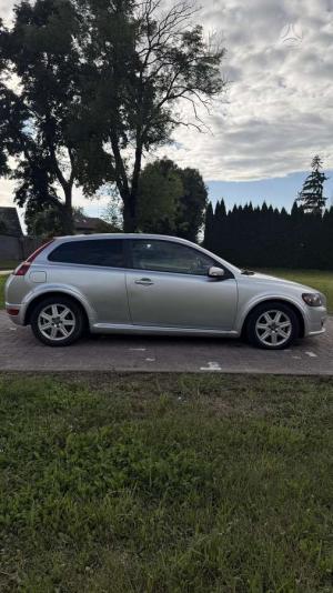Pelēks Audi A4 1995 Kaišiadorys, ar dzinēja tilpumu 2.00 L un nobraukumu 402 tūkst. km par 999 €, foto 6 vietnē AUTOMOTO.COM.LV