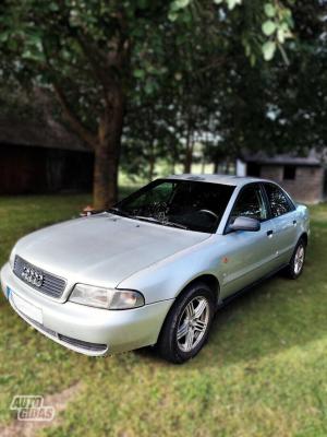 Ауди А4 1995 в Шяуляй на AUTOMOTO.COM.LV Серый Ауди А4 1995 в Шяуляй, объемом двигателя 1.80 л и пробегом 332 тыс. км за 550 €, фото 1 на AUTOMOTO.COM.LV