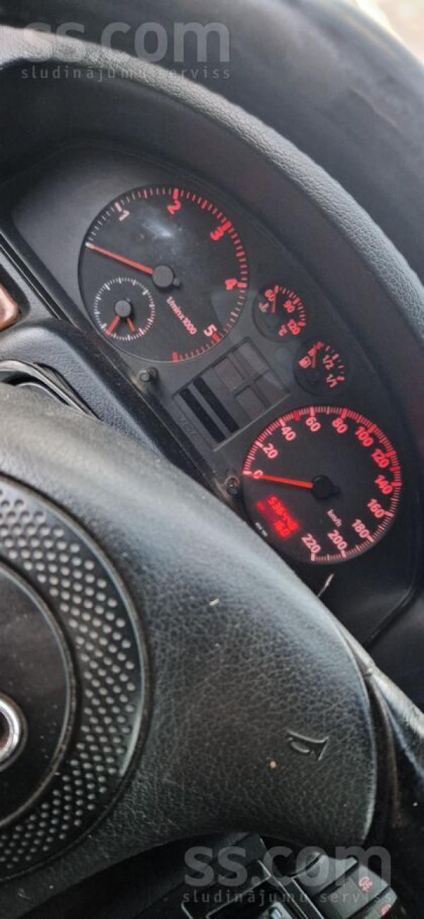 Pelēks Audi A4 1995 Valmiera, ar dzinēja tilpumu 1.90 L un nobraukumu 536 tūkst. km par 700 €, foto 7 vietnē AUTOMOTO.COM.LV