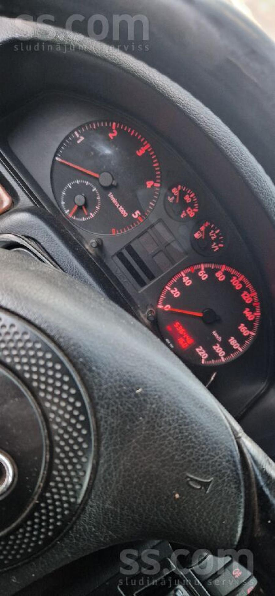 Pelēks Audi A4 1995 Valmiera, ar dzinēja tilpumu 1.90 L un nobraukumu 536 tūkst. km par 700 €, foto 7 vietnē AUTOMOTO.COM.LV