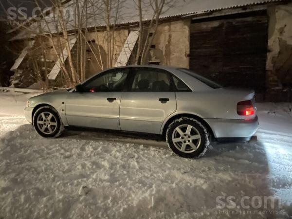 Pelēks Audi A4 1996 Valmiera, ar dzinēja tilpumu 1.80 L un nobraukumu 268 tūkst. km par 3000 €, foto 1 vietnē AUTOMOTO.COM.LV