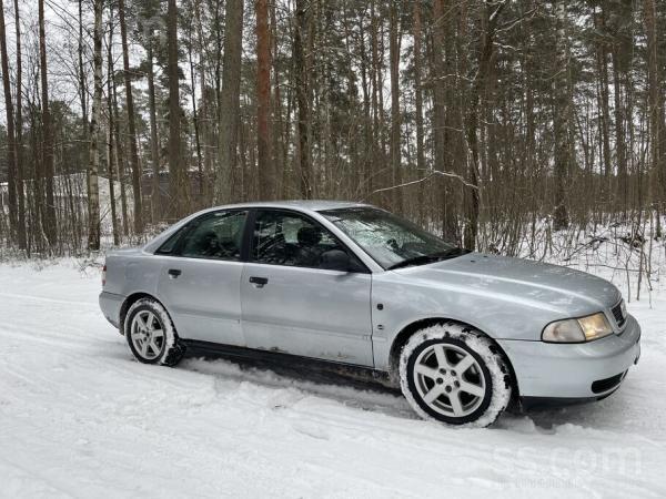 Pelēks Audi A4 1996 Valmiera, ar dzinēja tilpumu 1.80 L un nobraukumu 268 tūkst. km par 3000 €, foto 2 vietnē AUTOMOTO.COM.LV
