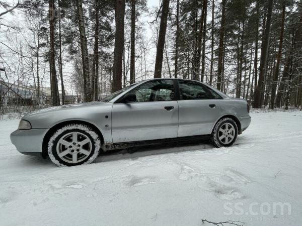 Pelēks Audi A4 1996 Valmiera, ar dzinēja tilpumu 1.80 L un nobraukumu 268 tūkst. km par 3000 €, foto 3 vietnē AUTOMOTO.COM.LV