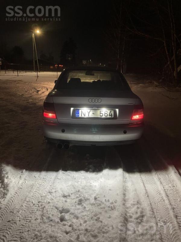 Pelēks Audi A4 1996 Valmiera, ar dzinēja tilpumu 1.80 L un nobraukumu 268 tūkst. km par 3000 €, foto 7 vietnē AUTOMOTO.COM.LV