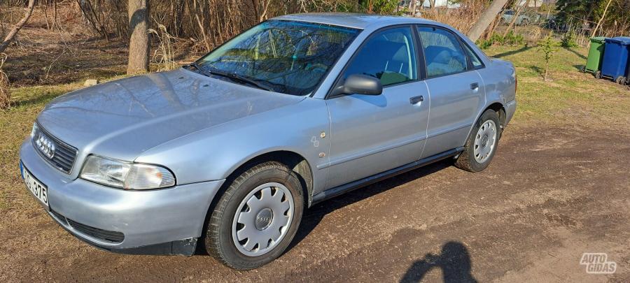 Pelēks Audi A4 1996 Viļņa, ar dzinēja tilpumu 1.80 L un nobraukumu 121 tūkst. km par 999 €, foto 1 vietnē AUTOMOTO.COM.LV