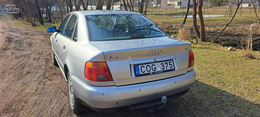 Pelēks Audi A4 1996 Viļņa, ar dzinēja tilpumu 1.80 L un nobraukumu 121 tūkst. km par 999 €, foto 3 vietnē AUTOMOTO.COM.LV