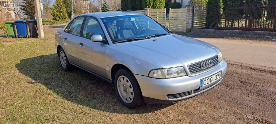 Pelēks Audi A4 1996 Viļņa, ar dzinēja tilpumu 1.80 L un nobraukumu 121 tūkst. km par 999 €, foto 5 vietnē AUTOMOTO.COM.LV