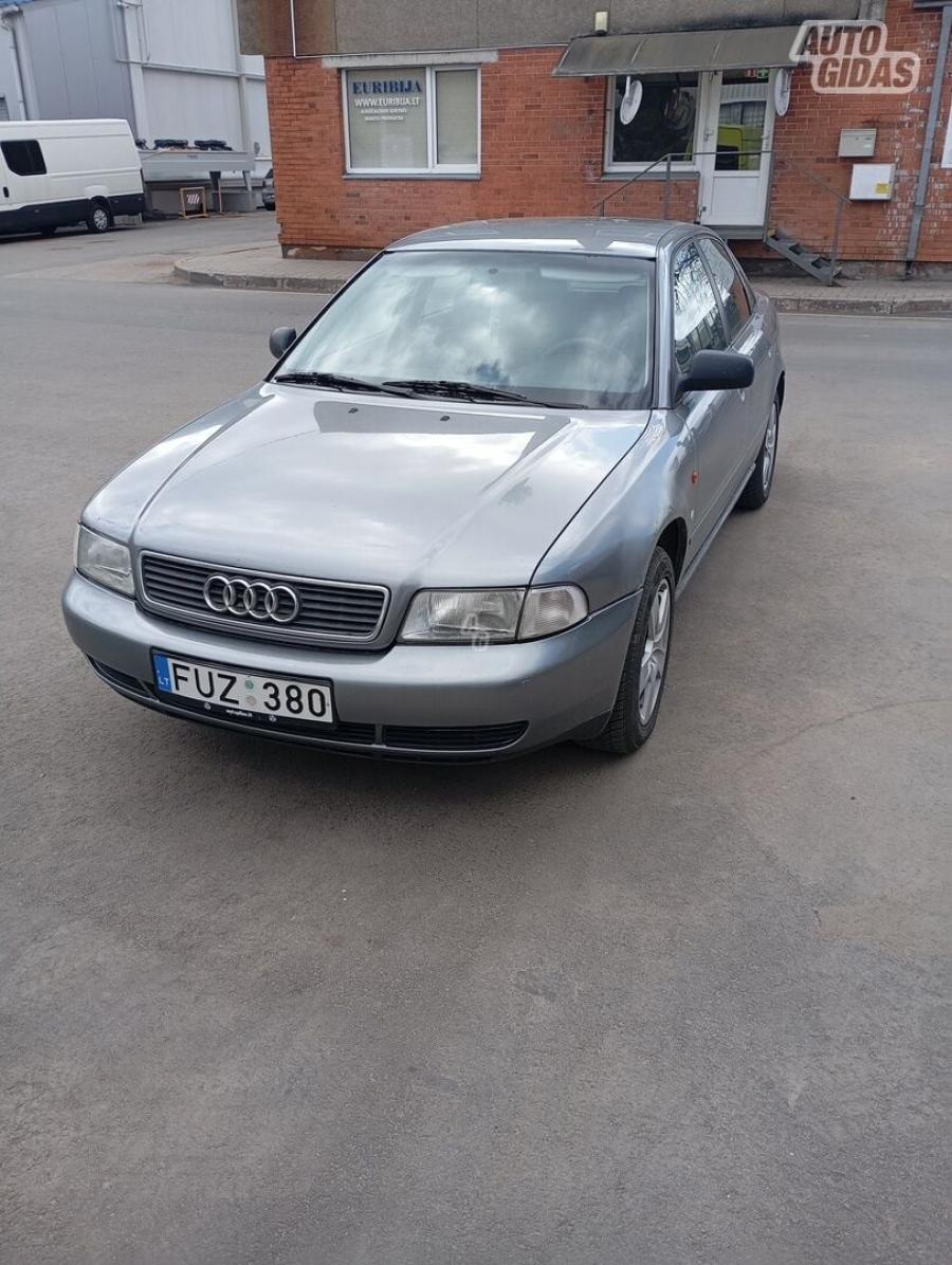 Pelēks Audi A4 1996 Kazlų Rūda, ar dzinēja tilpumu 1.60 L un nobraukumu 193 tūkst. km par 1200 €, foto 4 vietnē AUTOMOTO.COM.LV