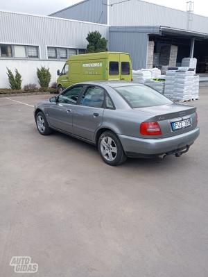 Pelēks Audi A4 1996 Kazlų Rūda, ar dzinēja tilpumu 1.60 L un nobraukumu 193 tūkst. km par 1200 €, foto 7 vietnē AUTOMOTO.COM.LV