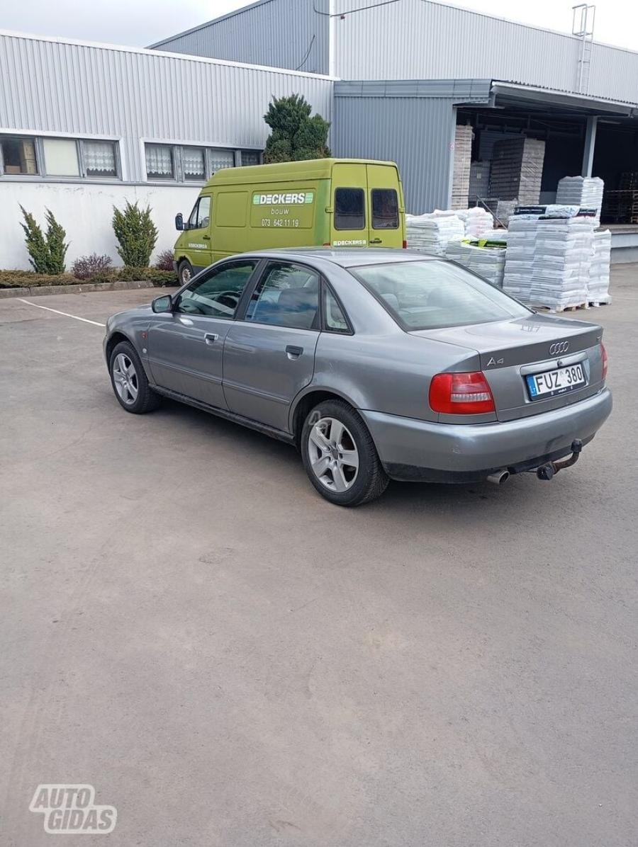 Pelēks Audi A4 1996 Kazlų Rūda, ar dzinēja tilpumu 1.60 L un nobraukumu 193 tūkst. km par 1200 €, foto 7 vietnē AUTOMOTO.COM.LV