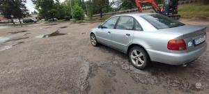 Grey Audi A4 1996 in Moletai, with an engine capacity of 1.78 L and mileage of 300 thousand km for 600 €, photo 4 on AUTOMOTO.COM.LV